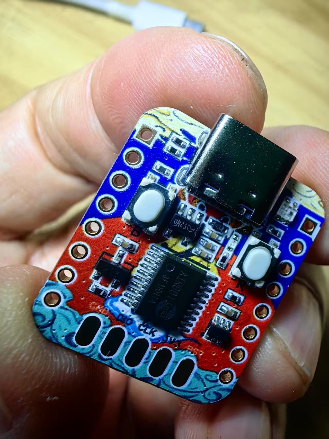 【花雕学编程】Arduino动手做（193）---AIR001 Nano 最小系统板 配套串口下载模块- Makelog(造物记)