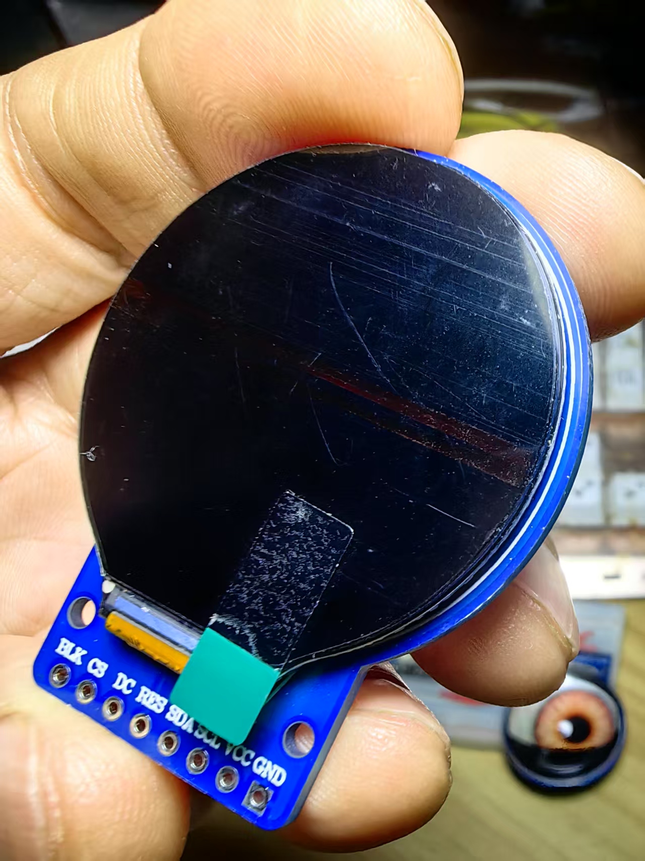 【花雕学编程】arduino动手做(249) Esp32 128寸 Tft Gc9a01屏之在屏幕内随机移动的双矩形眼睛