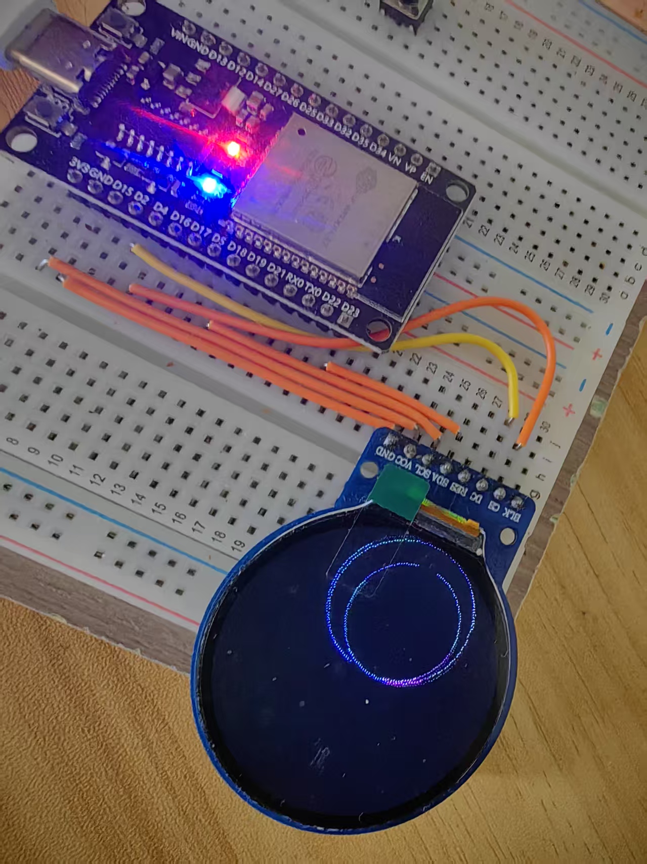 【花雕学编程】arduino动手做(249) Esp32 128寸 Tft Gc9a01屏之围绕中心旋转的二个多彩圆环 Makelog
