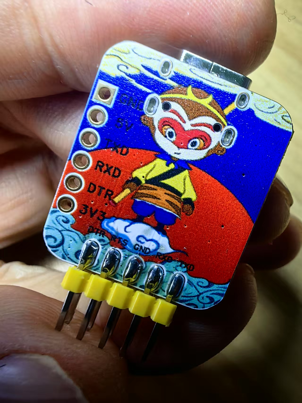 【花雕学编程】Arduino动手做（193）---AIR001 Nano 最小系统板 配套串口下载模块- Makelog(造物记)